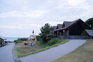 【キャンプレポ】え？？…思てたんと違う！バンガロー泊@角島大浜キャンプ場 | YAMA@CAMP